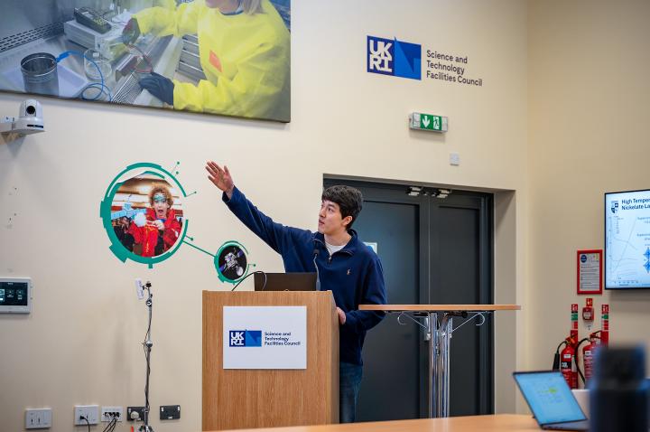 Tenam Cuauhtémoc awarded Best Poster Prize - Physics Department News